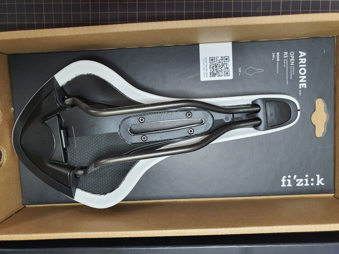 Fizik arione r3 open saddle wide, Sports Equipment, Bicycles & Parts ...