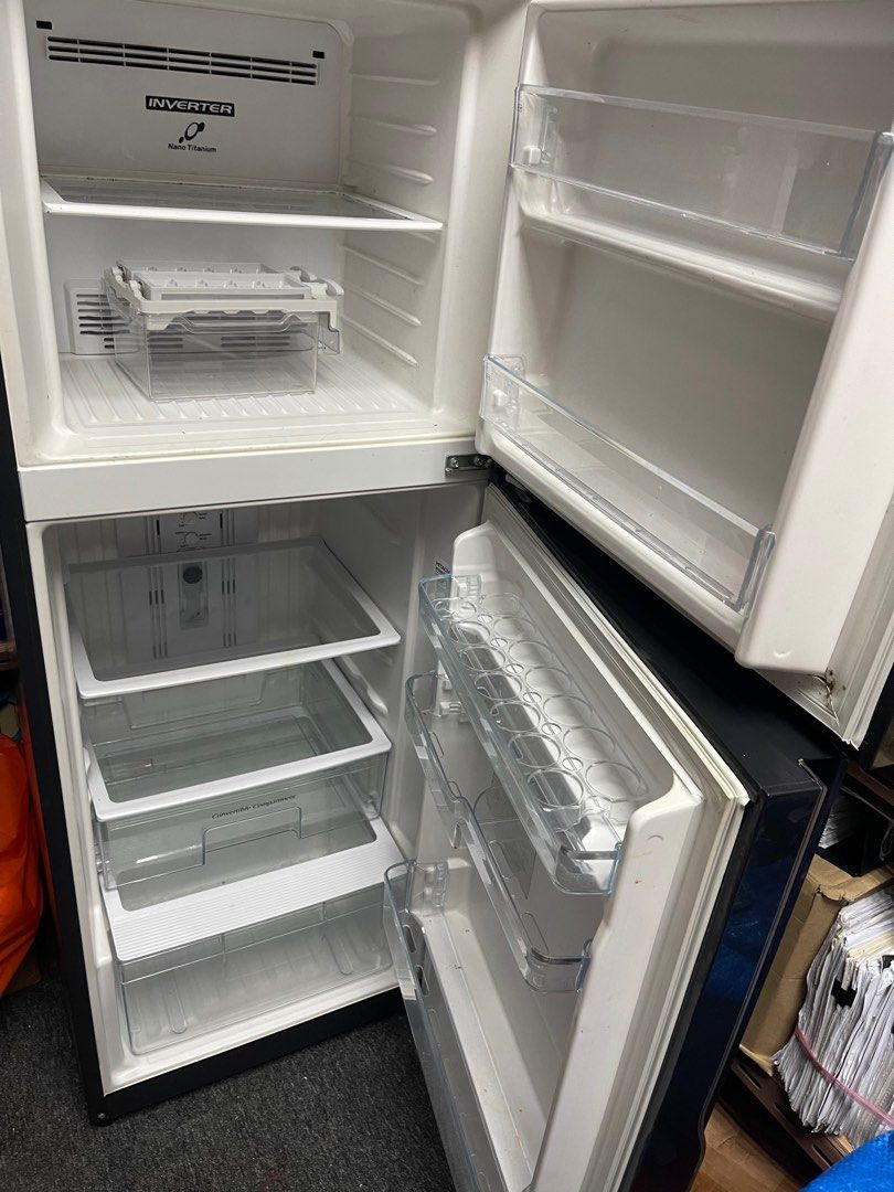 Fridge to sell, TV & Home Appliances, Kitchen Appliances, Refrigerators ...