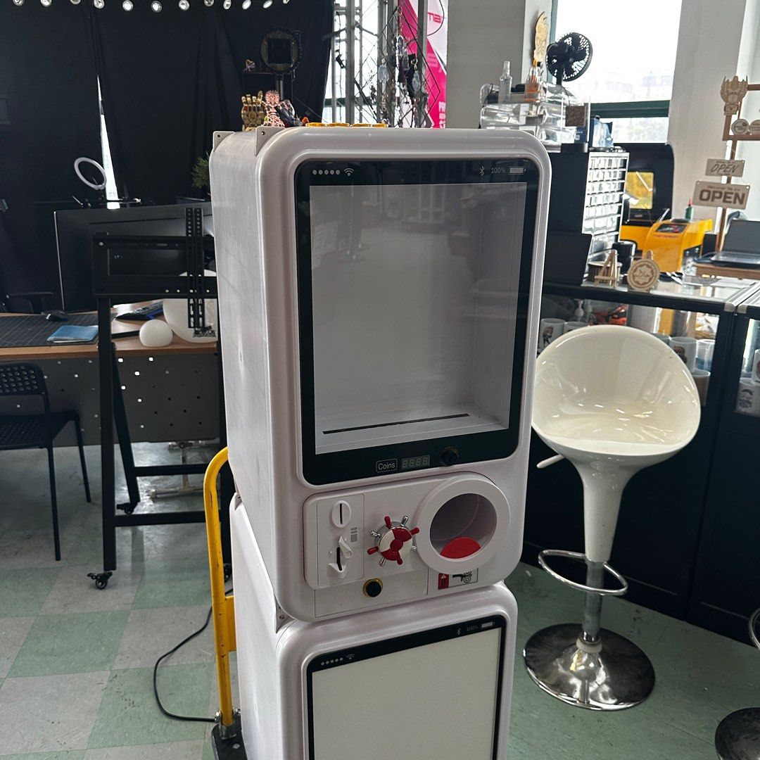 Gacha Capsule Machine For Rent Sewa Capsule Ball Twist & Turn Toys ...