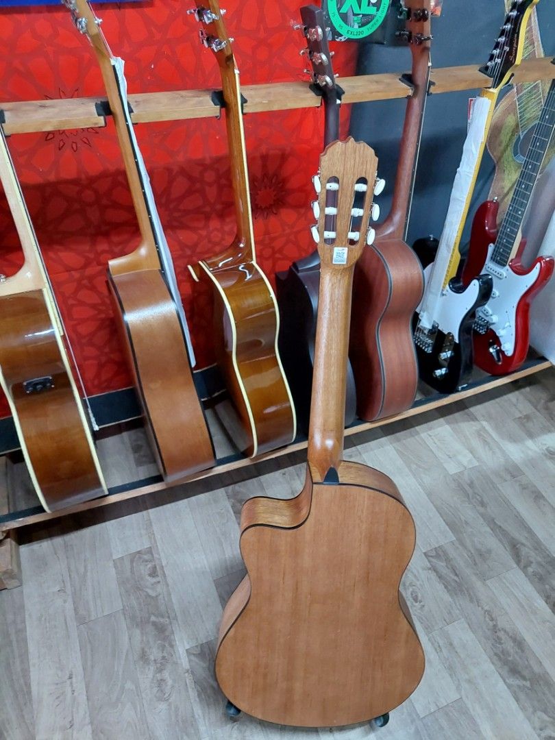 Gitar nilon baru murah origina cowboy, Musik & Media, Alat di Carousell