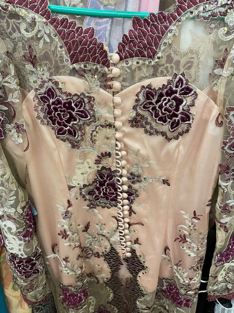 Hari Raya Kebaya Moden Embroidery Sulam, Women's Fashion, Dresses ...