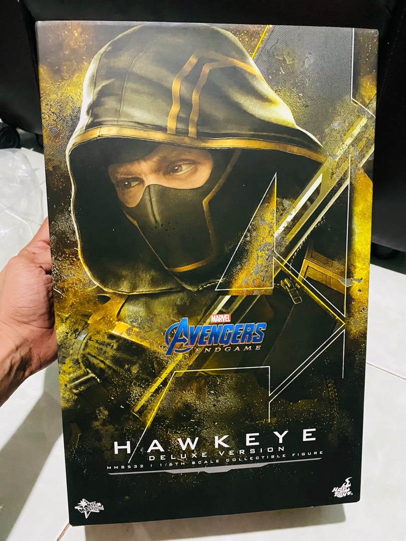 Hot toys - HAWKEYE RONIN DELUXE, Hobbies & Toys, Toys & Games on Carousell