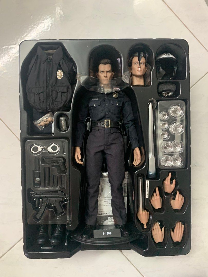 Hot Toys T-1000 Terminator 2, Hobbies & Toys, Toys & Games on Carousell