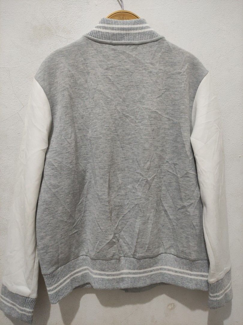 Jaket Varsity Uniqlo x Disney Mickey Mouse Anak size 140, Bayi & Anak ...