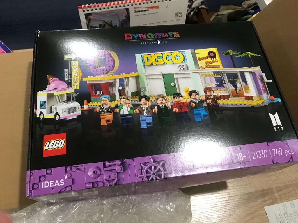 Lego BTS Jimin Suga Love Disco Dynamite, Toys & Collectibles, Mainan di ...