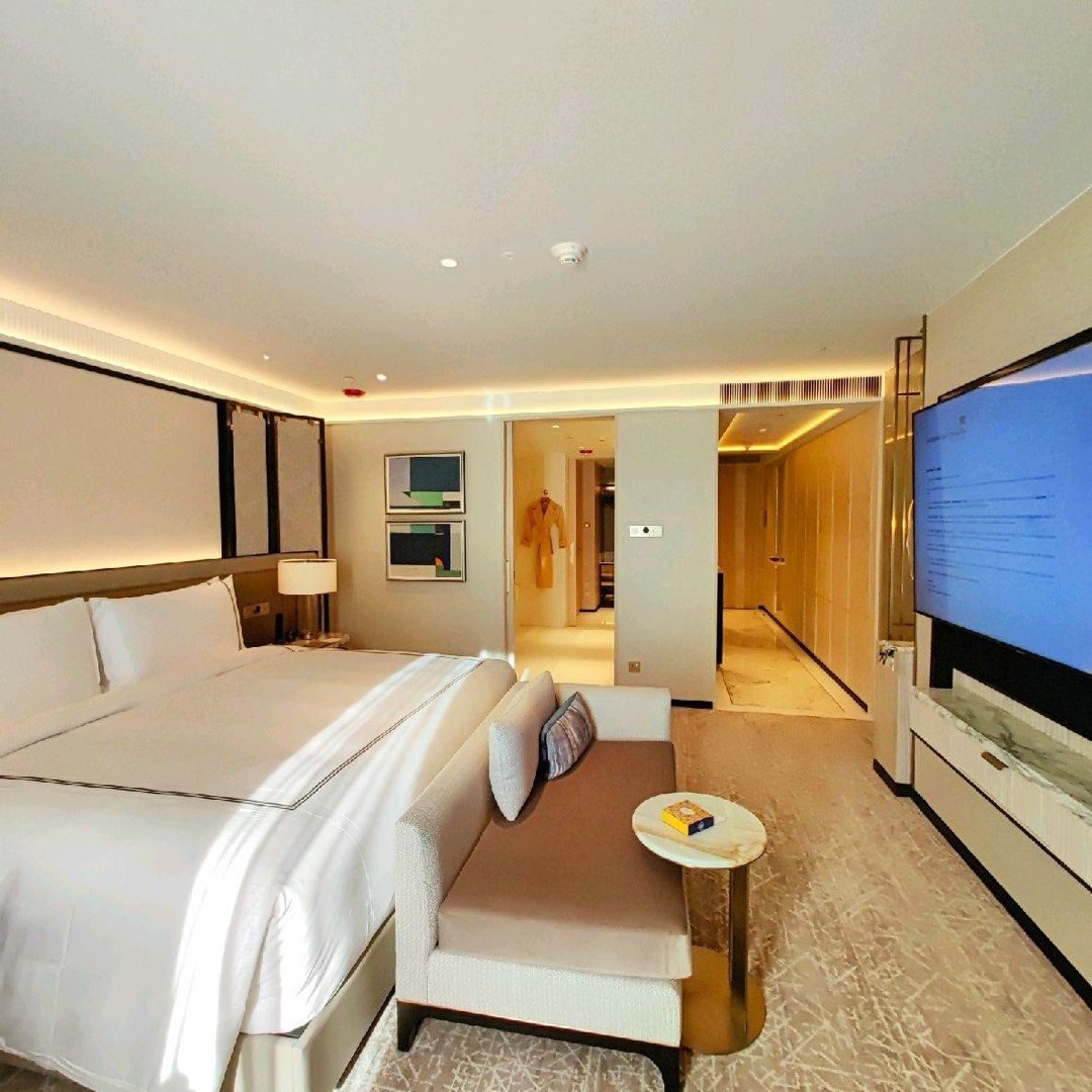 (MBS) Marina Bay Sands New Room with bathtub, Tickets & Vouchers, Local ...