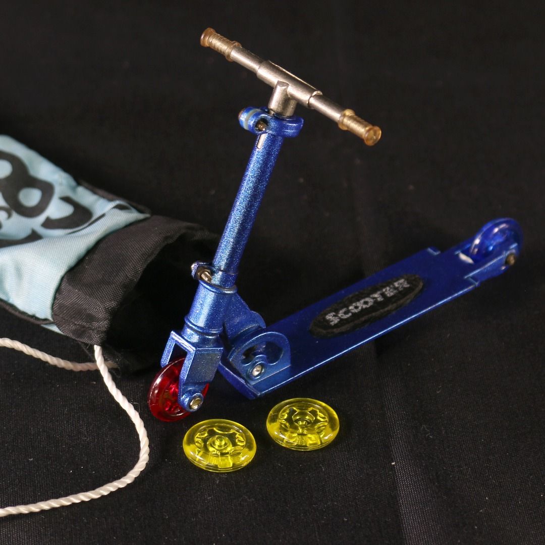 Mini Finger Scooter With Storage Pouch & Spare Wheels, Hobbies & Toys ...