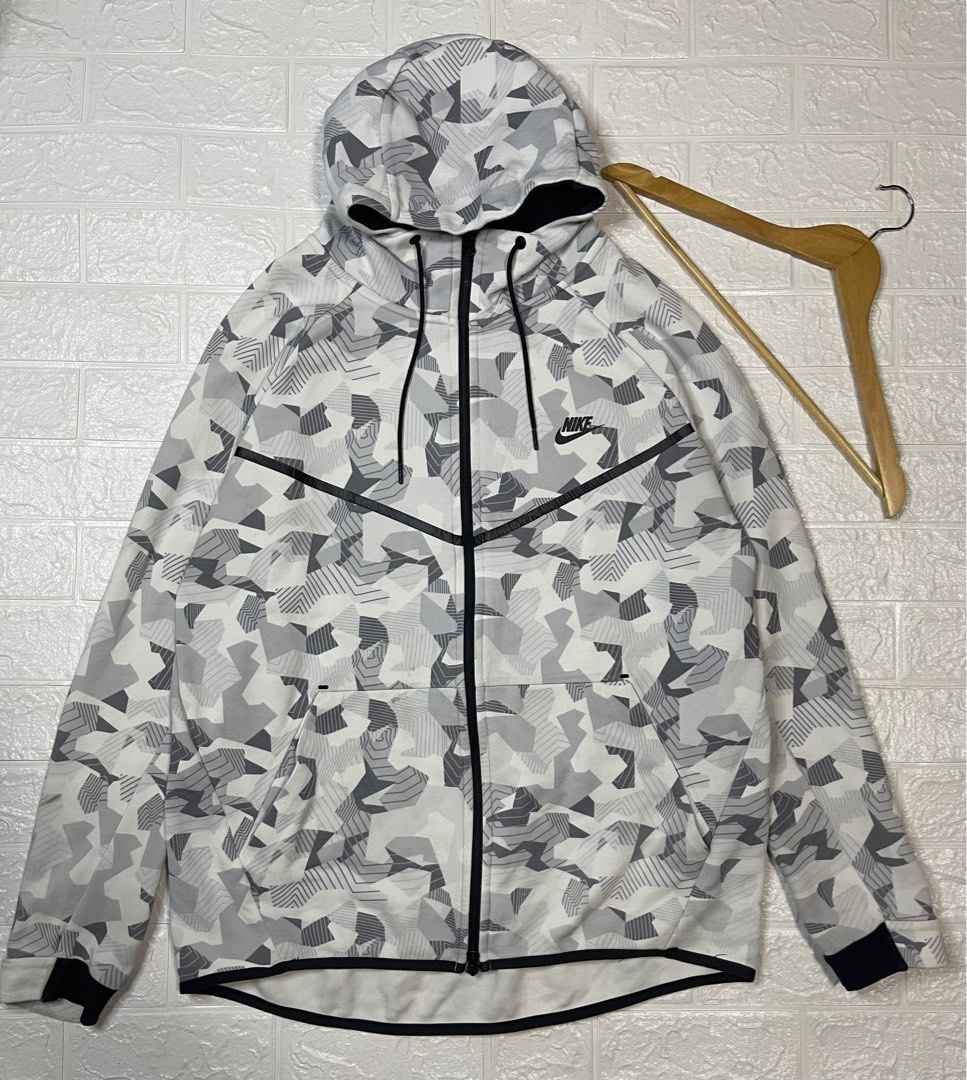 Nike Tech Fleece Snow Camo, Men's Fashion, Coats, Jackets and Outerwear ...