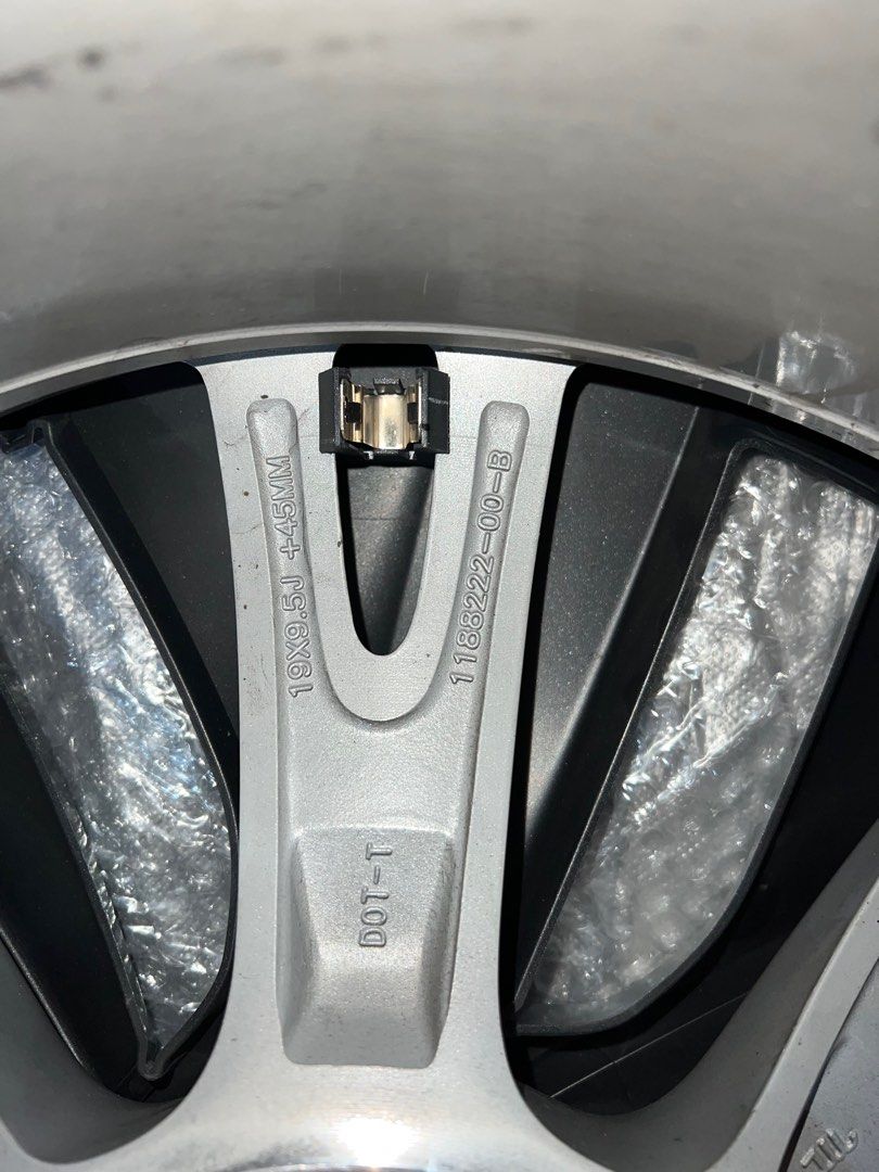 Original Tesla model Y rims & 19 inch wheels and cover for sale, Car ...