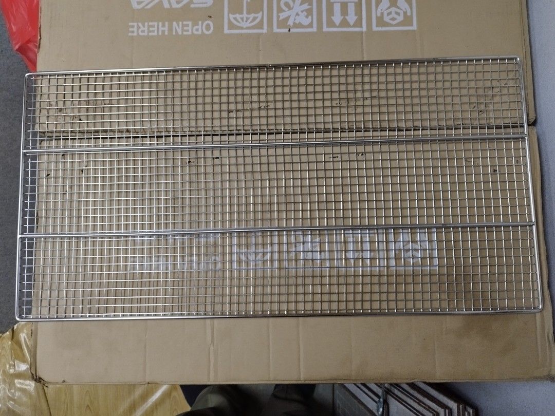 Oven wire mesh tray for baking, Furniture & Home Living, Kitchenware ...