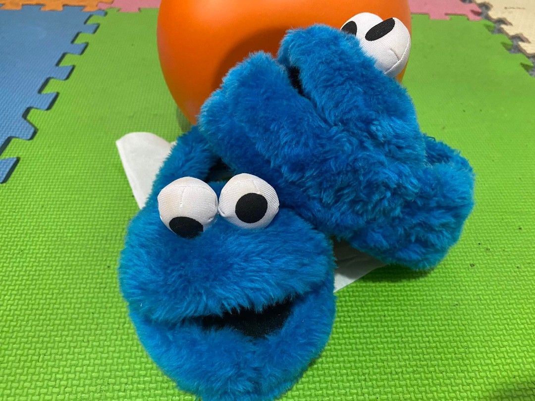 Sesame Street Coockie monster puppet slipper, Babies & Kids, Babies ...