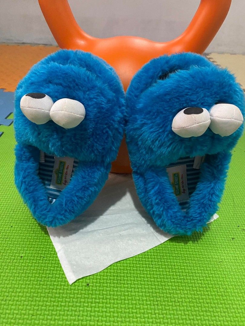 Sesame Street Coockie monster puppet slipper, Babies & Kids, Babies ...