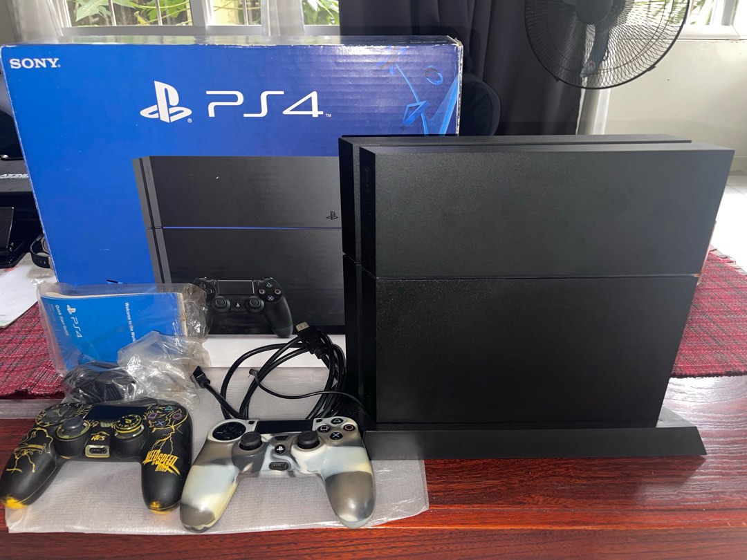 SONY PLAYSTATION 4 PS4 (Matte black 1TB) with 2 controller and game ...
