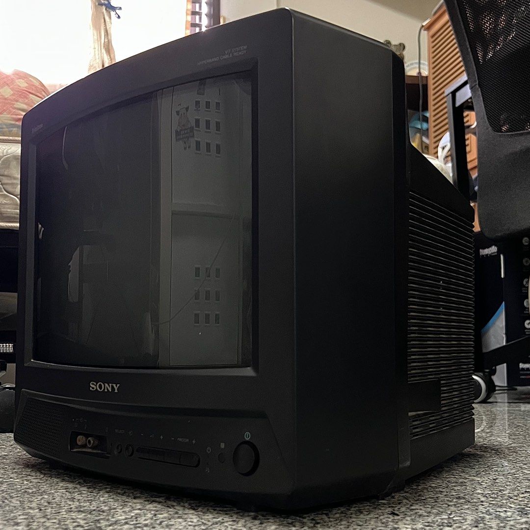 Sony Trinitron G14P2S CRT Color TV, Computers & Tech, Parts ...