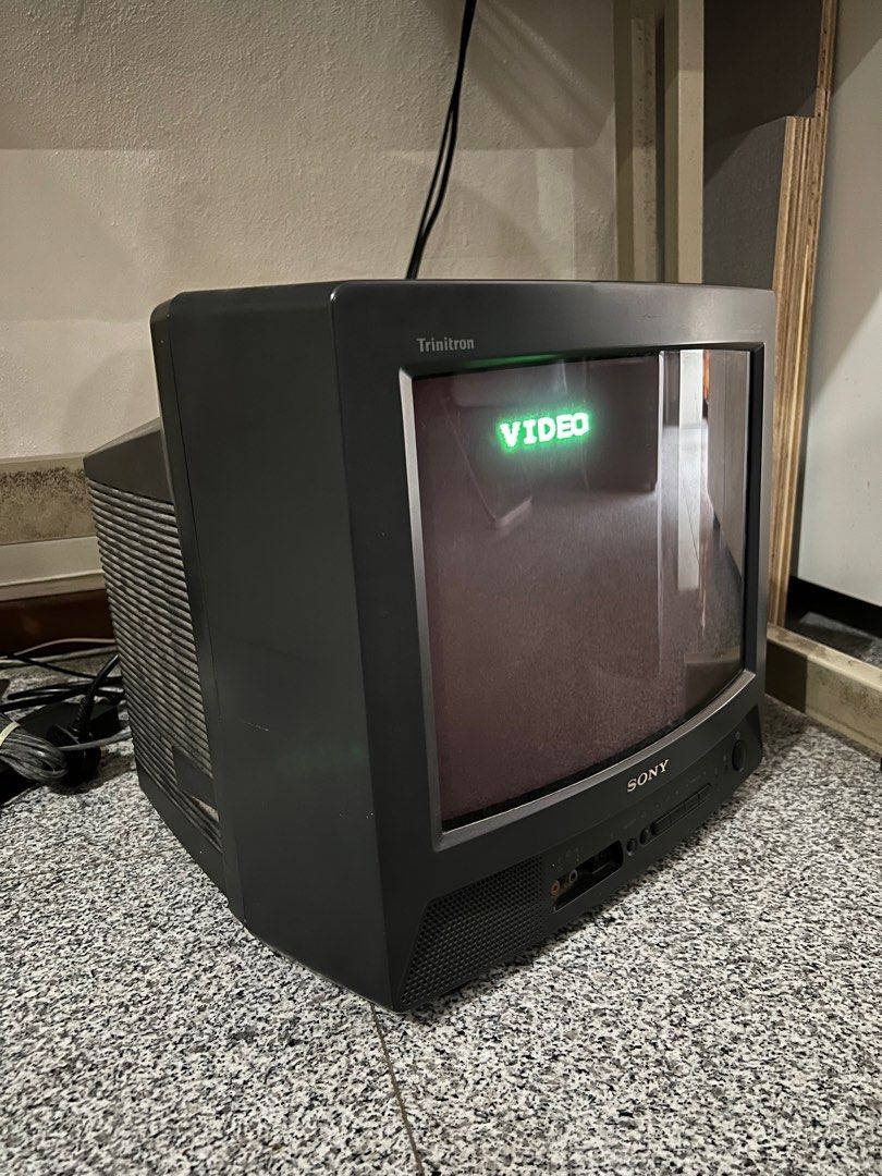 Sony Trinitron G14P2S CRT Color TV, Computers & Tech, Parts ...