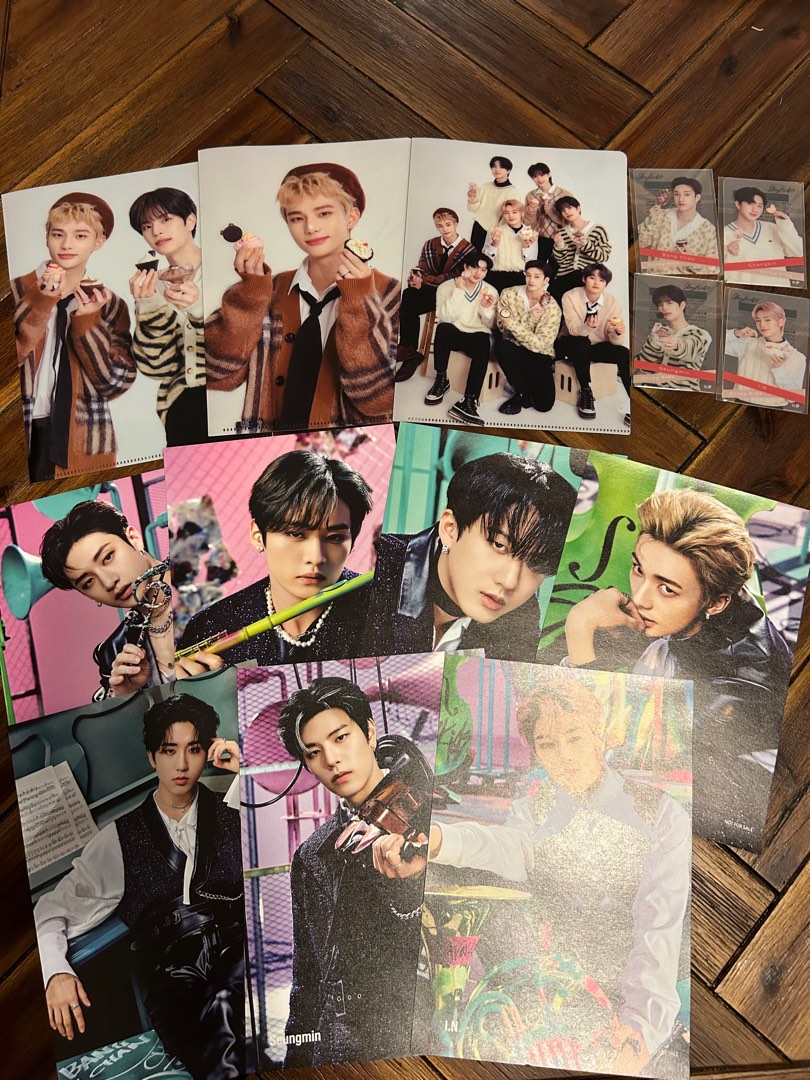 stray kids JAPAN family mart clear File clear PC tower Record flyer ...