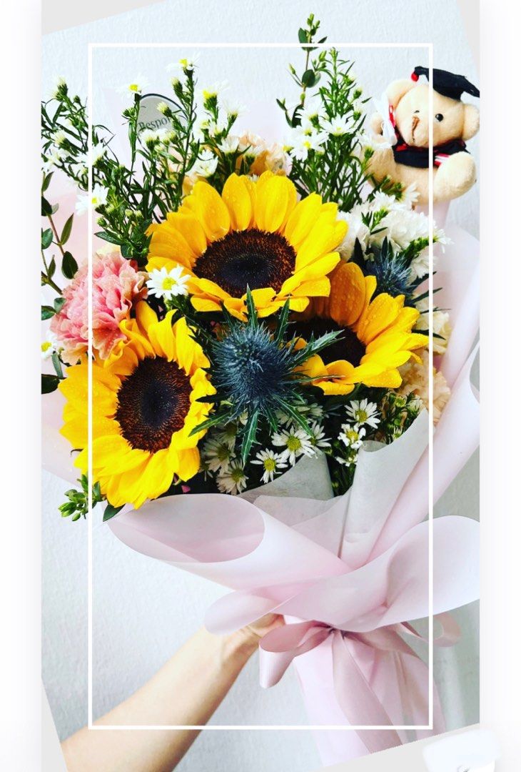 Sunflower Graduation Bouquet fresh flower FREE DELIVERY , Hobbies ...