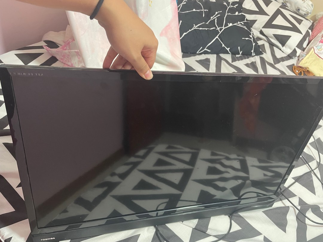 Toshiba tv, TV & Home Appliances, TV & Entertainment, TV on Carousell