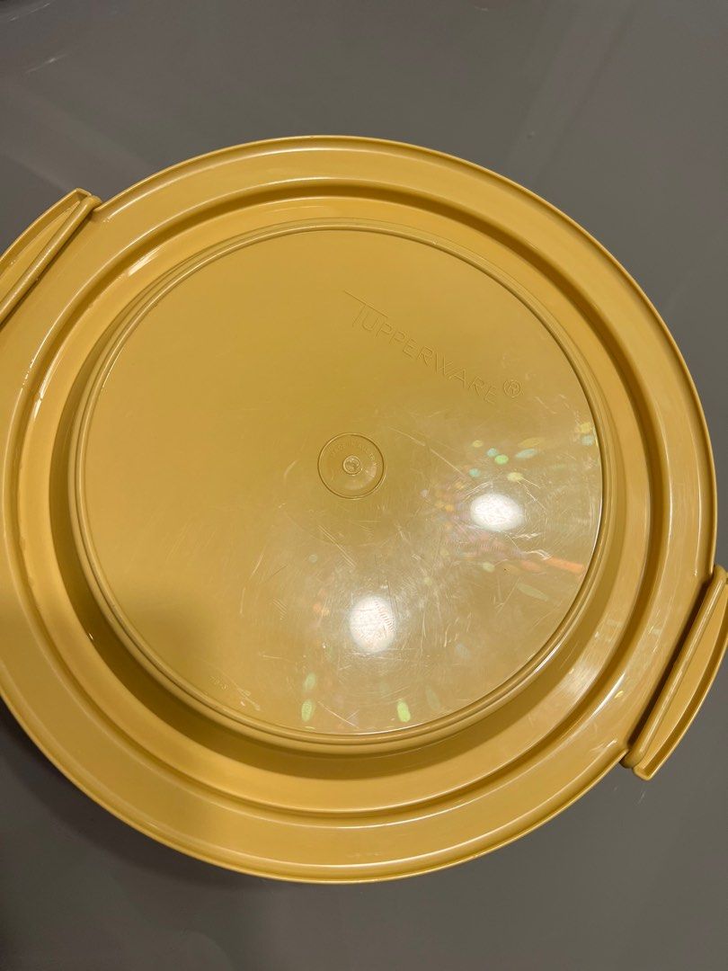 Tupperware Cake Box & Carrier, Furniture & Home Living, Kitchenware ...