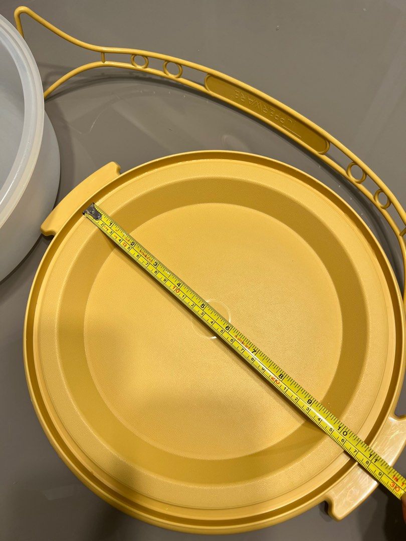 Tupperware Cake Box & Carrier, Furniture & Home Living, Kitchenware ...