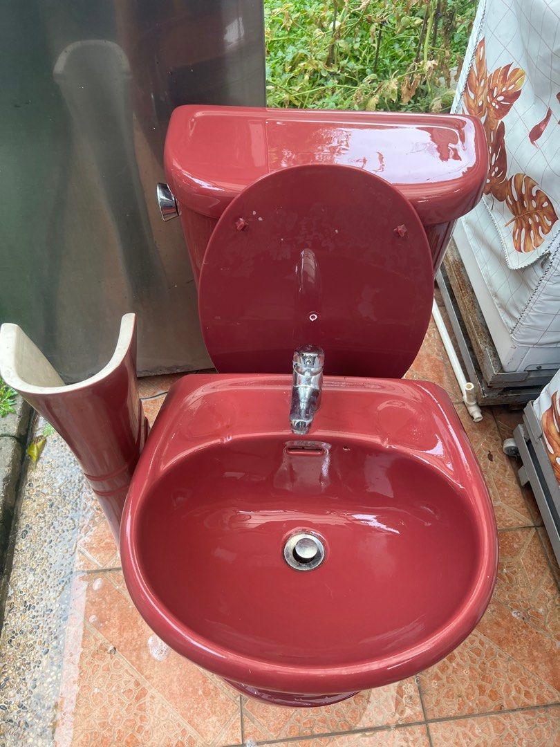 Used whole/ complete set of Karat toilet bowl with faucet, Furniture ...