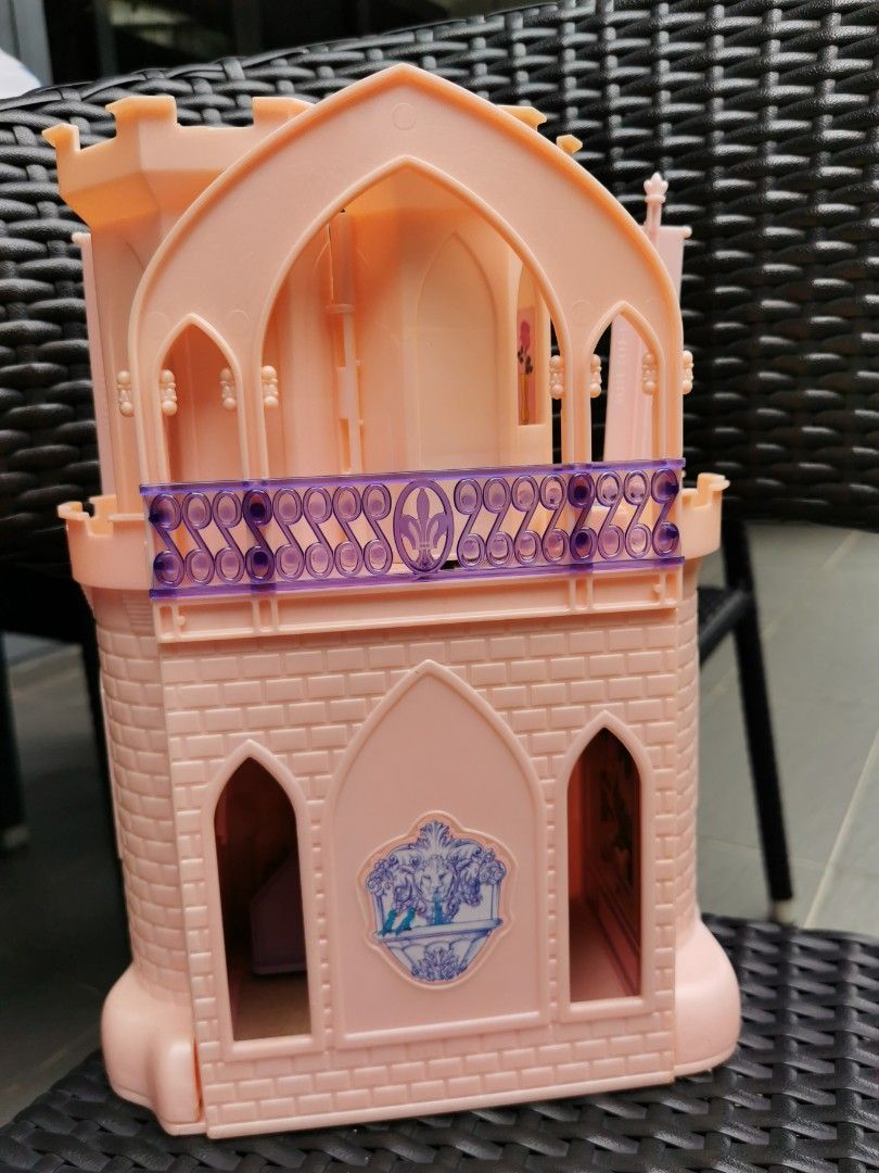 Barbie Castle, Hobbies & Toys, Toys & Games on Carousell