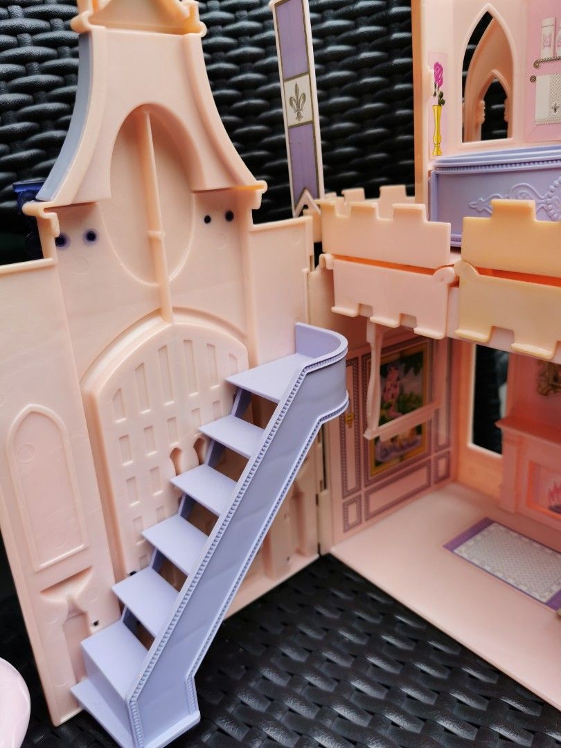 Barbie Castle, Hobbies & Toys, Toys & Games on Carousell