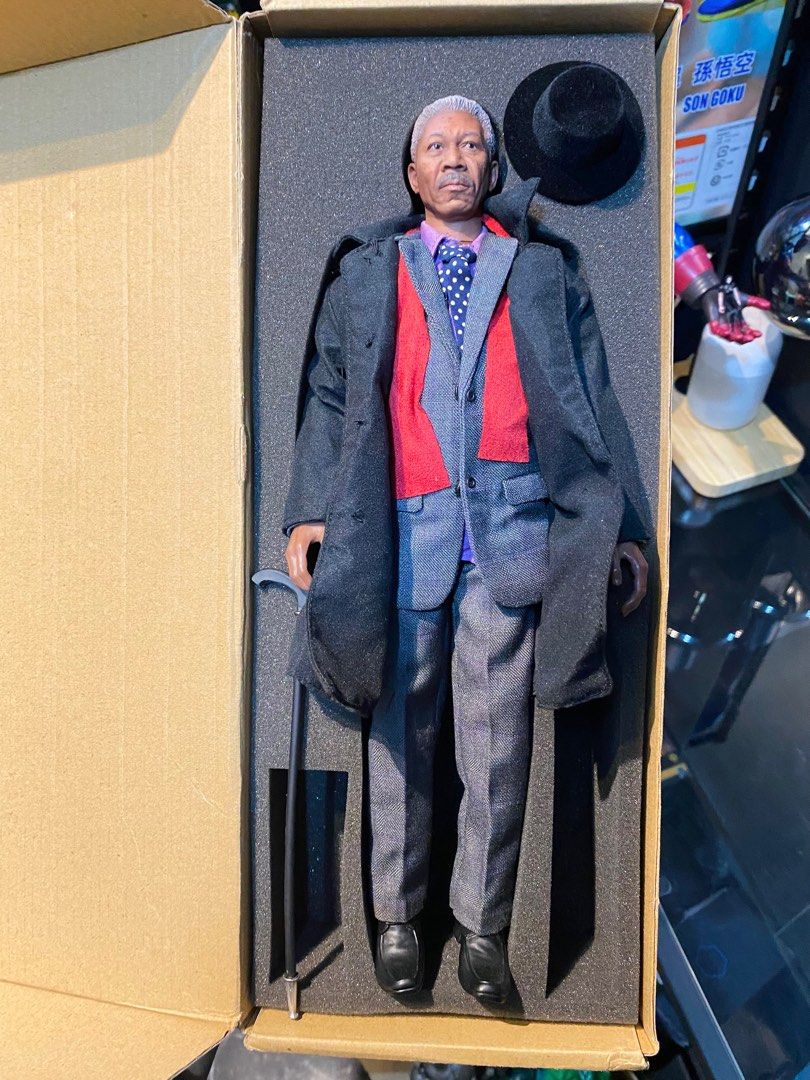 ACE TOYS - Morgan freeman / Lucius Fox 1:6, Hobbies & Toys, Toys ...