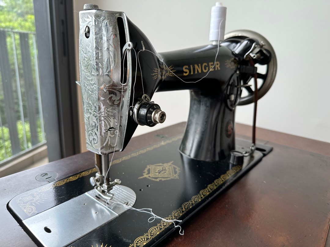 Antique Singer Sawing Machine - woking, Furniture & Home Living ...