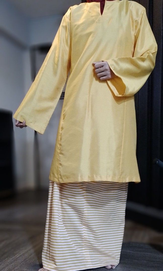 Baju Kurung Kuning, Women's Fashion, Muslimah Fashion, Baju Kurung ...