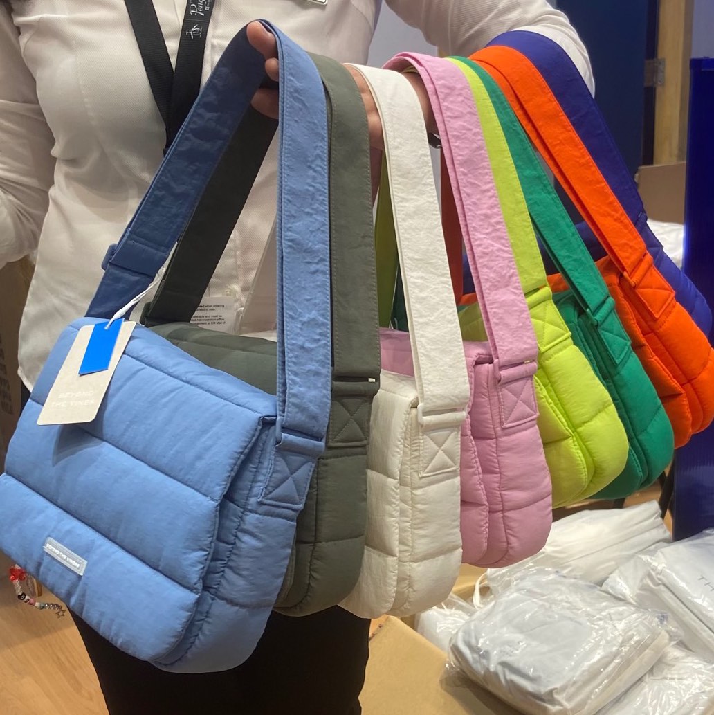 Beyond the Vines Poofy Bag, Women's Fashion, Bags & Wallets, Shoulder ...