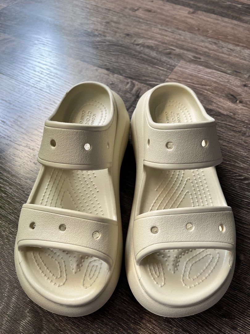 Crocs bone color, Barang Mewah, Aksesoris di Carousell