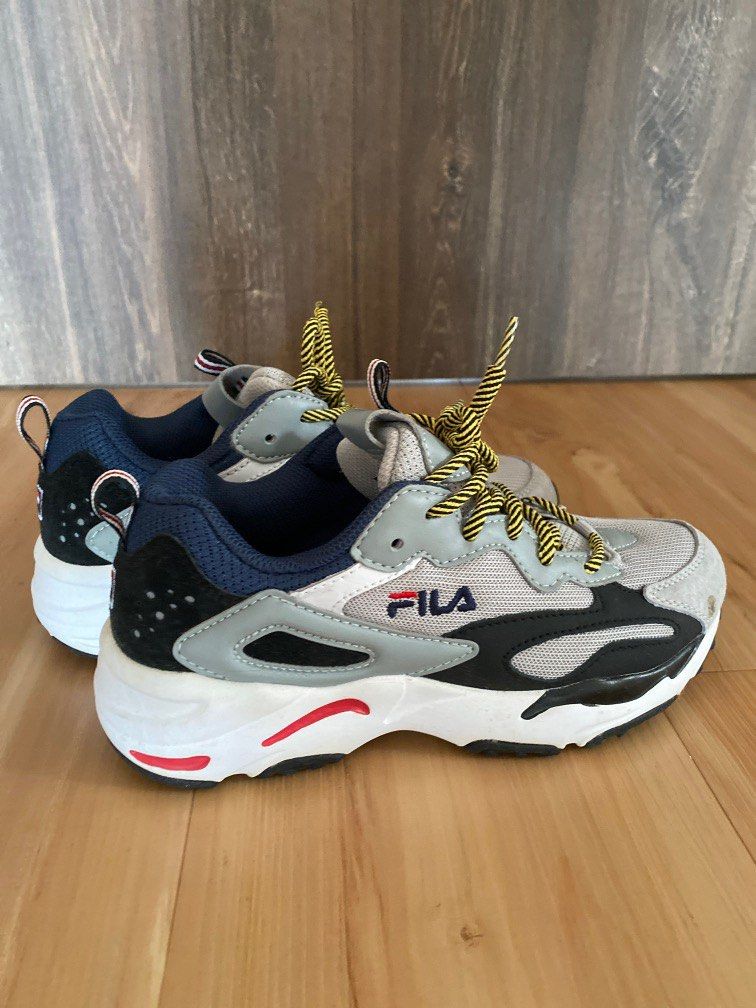 FILA Ray Tracer, Women's Fashion, Footwear, Sneakers on Carousell