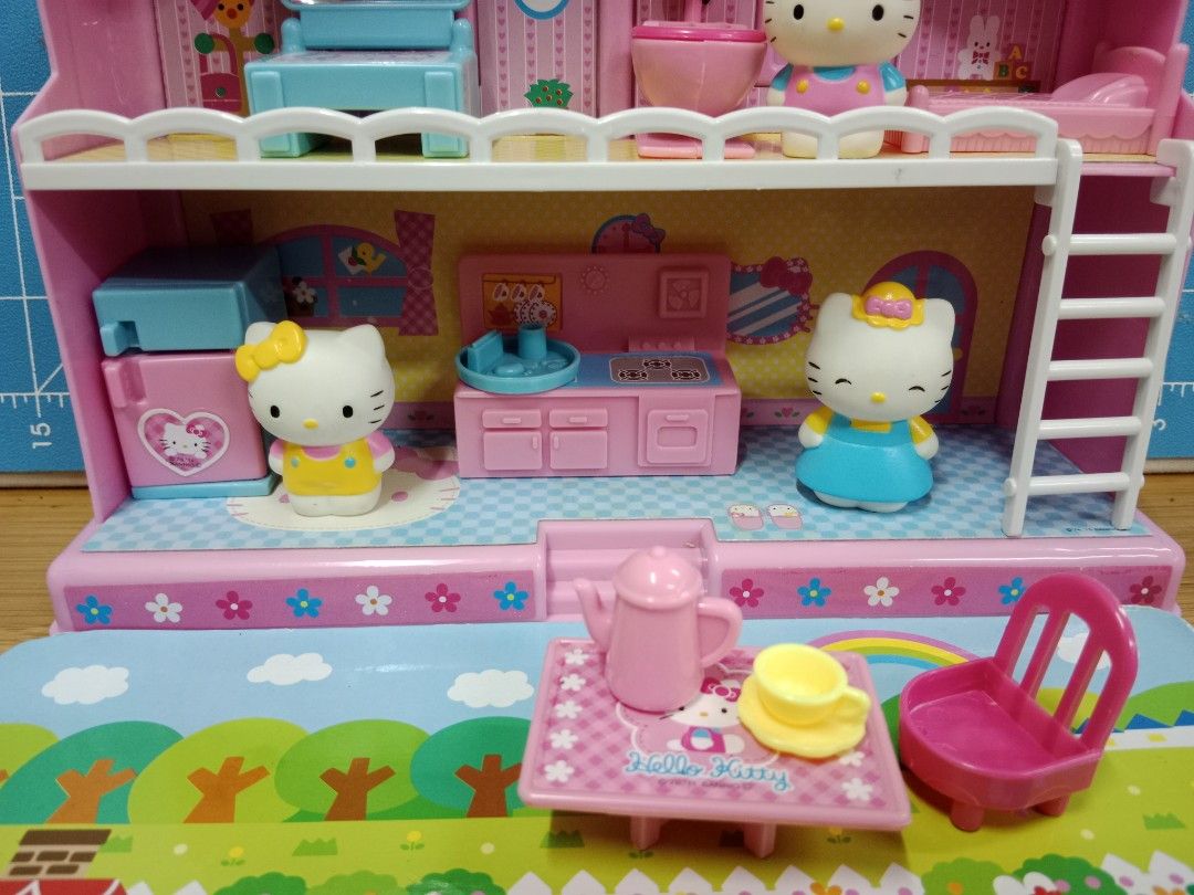 Hello kitty playhouse, Hobbies & Toys, Toys & Games on Carousell