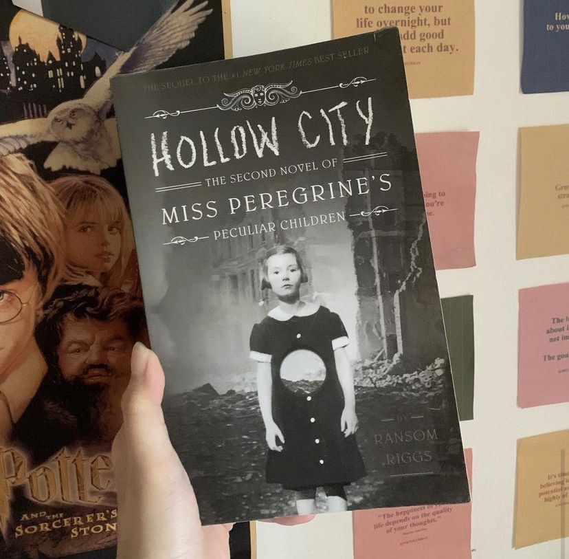 Hollow City by Ransom Riggs, Hobbies & Toys, Books & Magazines, Fiction ...