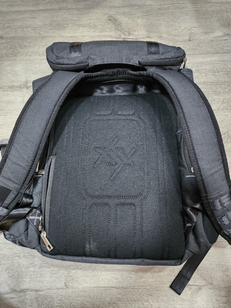 Jujube XY Hatch carbon, Babies & Kids, Going Out, Diaper Bags & Wetbags ...