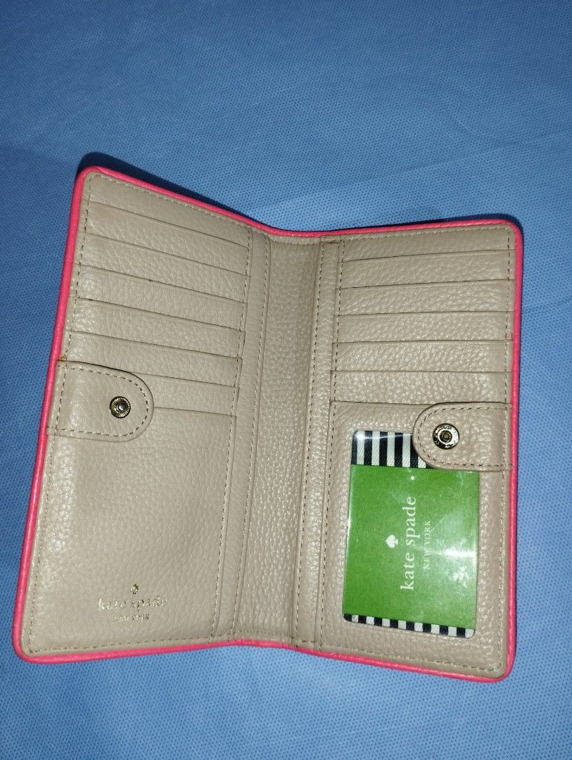 Kate Spade bifold wallet on Carousell