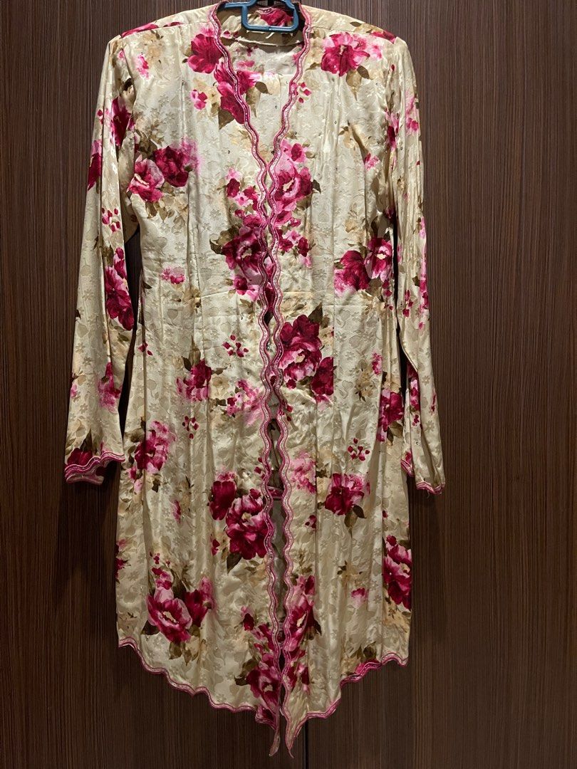 kebarung sulam, Women's Fashion, Muslimah Fashion, Baju Kurung & sets ...