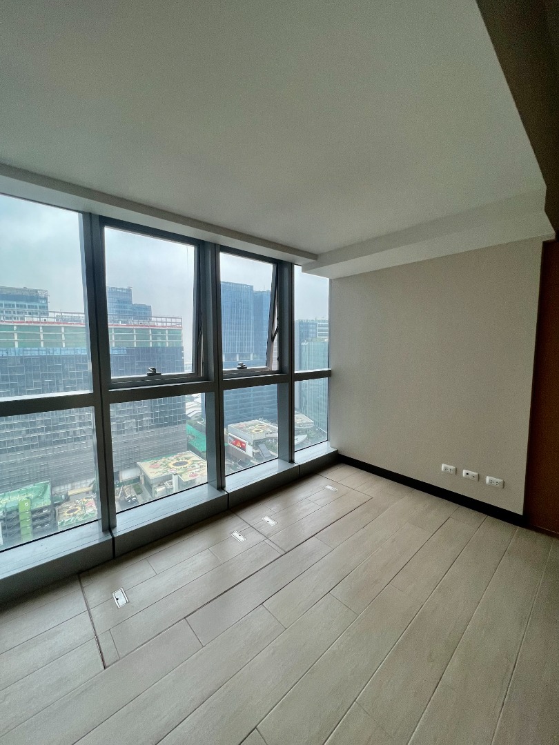 ONE BEDROOM CONDO UNIT FOR SALE IN BGC - UPTOWN PARKSUITES TOWER 1 ...