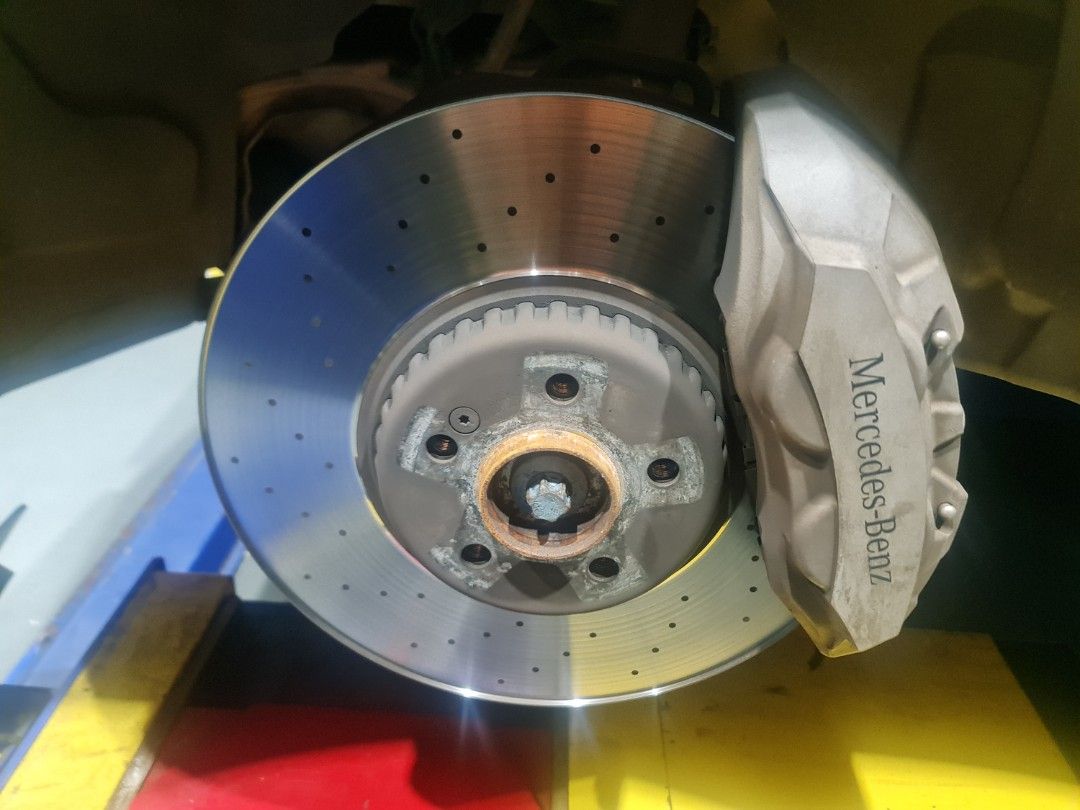 Original Mercedes 4 pots brake (AMG line), Car Accessories, Accessories ...