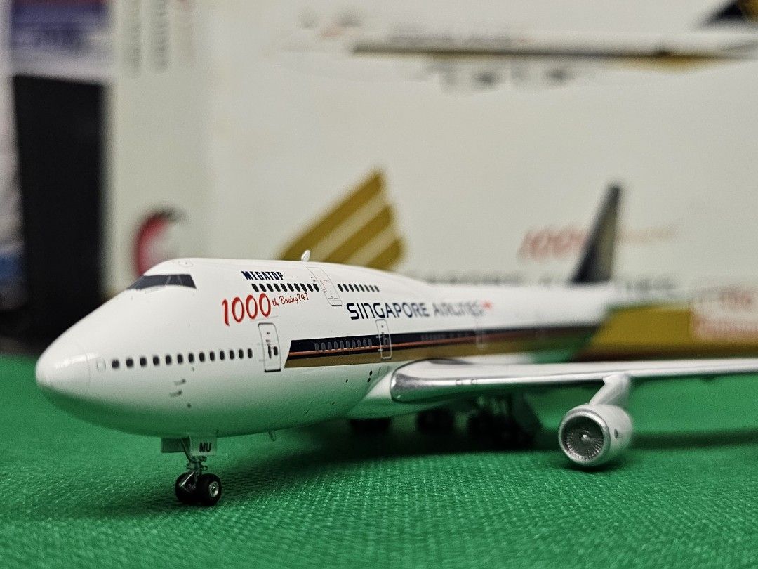 Phoenix Singapore Airlines "1,000th Boeing 747" B747-400 1:400 scale Diecast Airplane, Hobbies ...