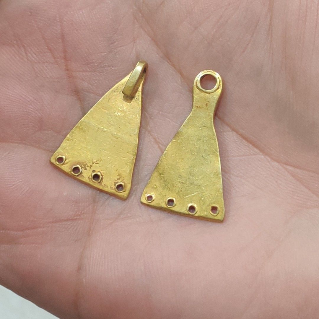 Pre Colonial Gold Artefact Necklace Triangular Lock, Women's Fashion ...