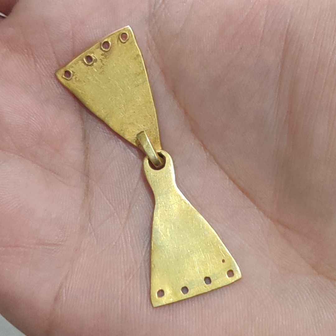 Pre Colonial Gold Artefact Necklace Triangular Lock, Women's Fashion ...