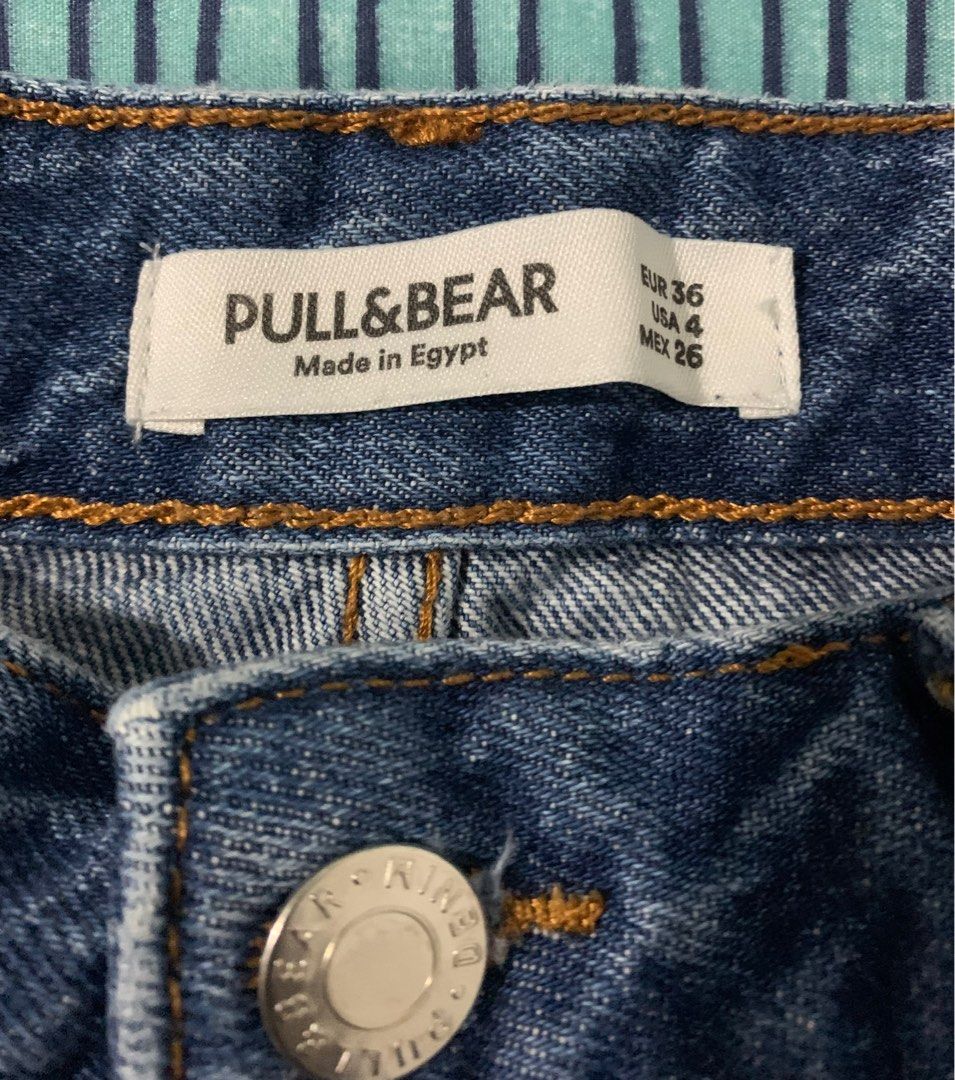 Pull & Bear mom jeans, Women's Fashion, Bottoms, Jeans on Carousell