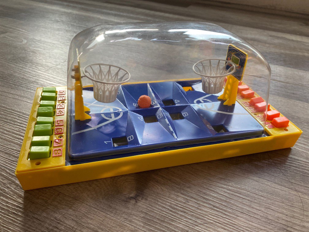Retro basketball game, Hobbies & Toys, Toys & Games on Carousell