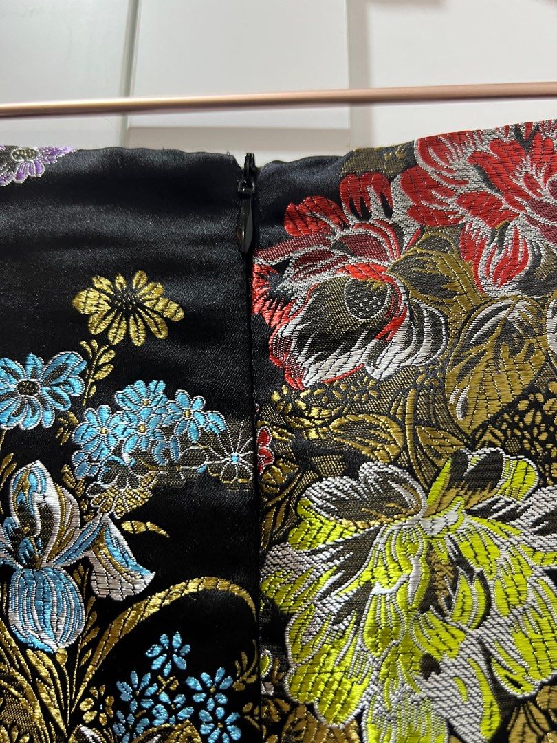 Rok Mini Hitam Chongsam Merek New Look, Fesyen Wanita, Pakaian Wanita ...