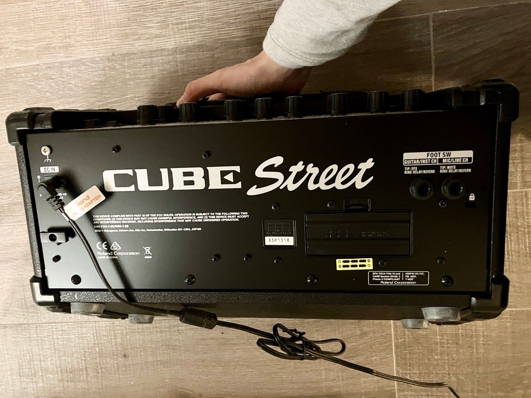 ROLAND CUBE Street Amplifier, 興趣及遊戲, 音樂樂器 & 配件, 樂器配件 - Carousell