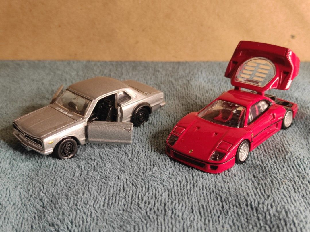 Tomica Premium Ferrari F40 & Nissan Skyline GT-R (KPGC10) Hakosuka ...
