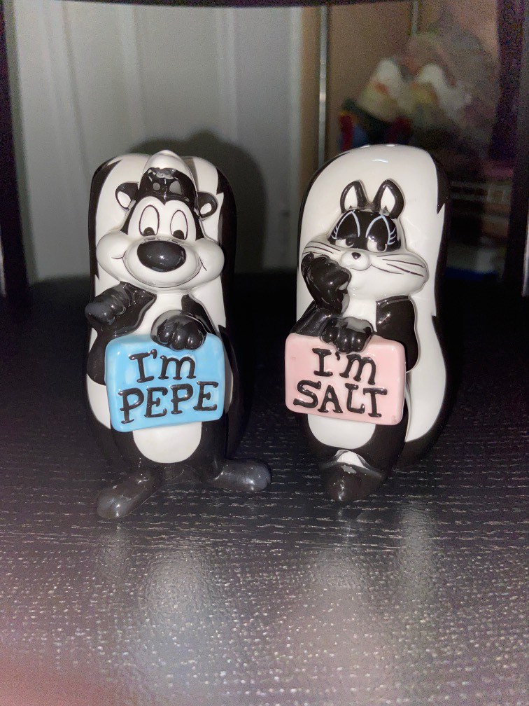 Vintage Pepe Le Pew Salt and Pepper Shakers Warner Bros 2000, Furniture ...