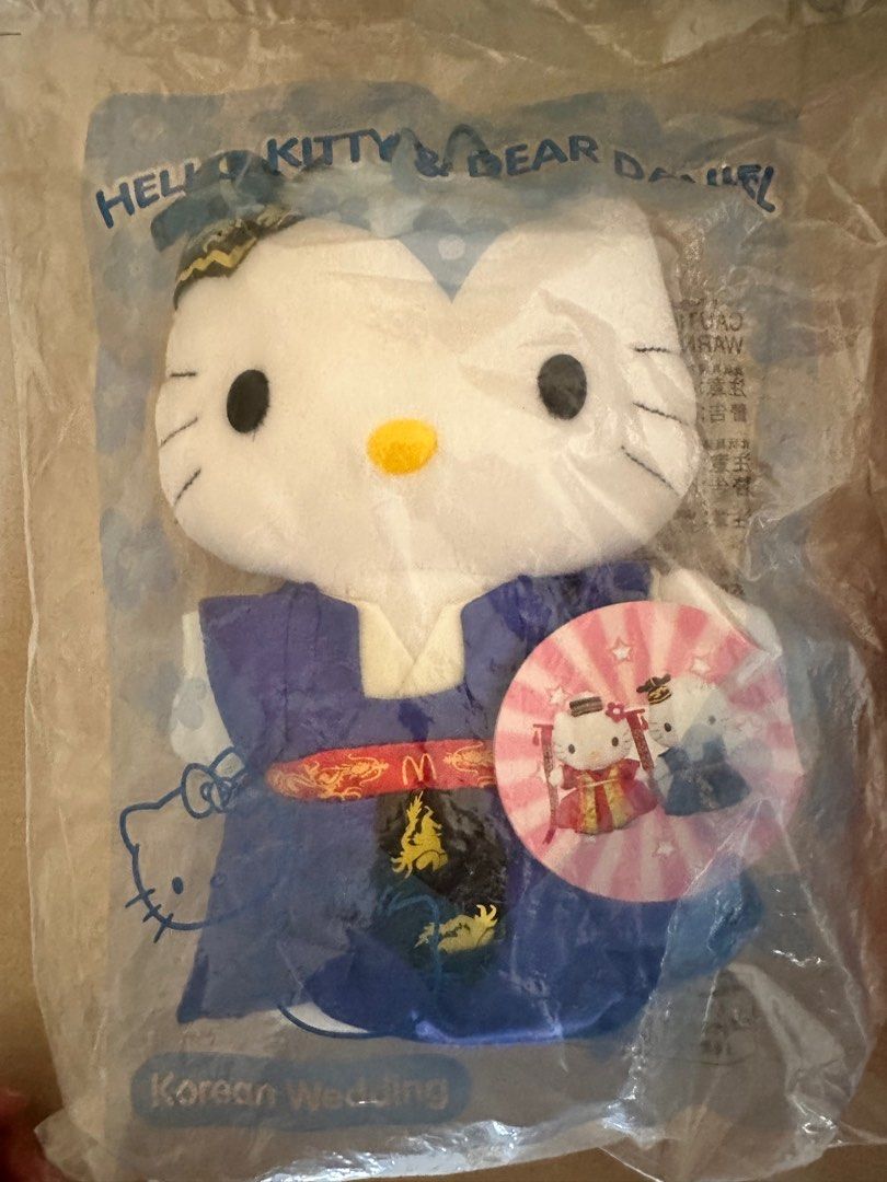 2001 Hello Kitty King and Queen collectible set, Hobbies & Toys ...